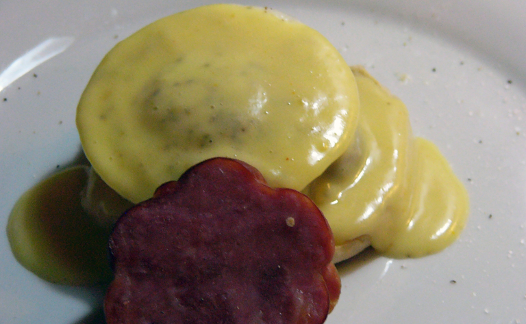 Eggs Benedict – An American Classic – Welcome to Rosemarie's Kitchen